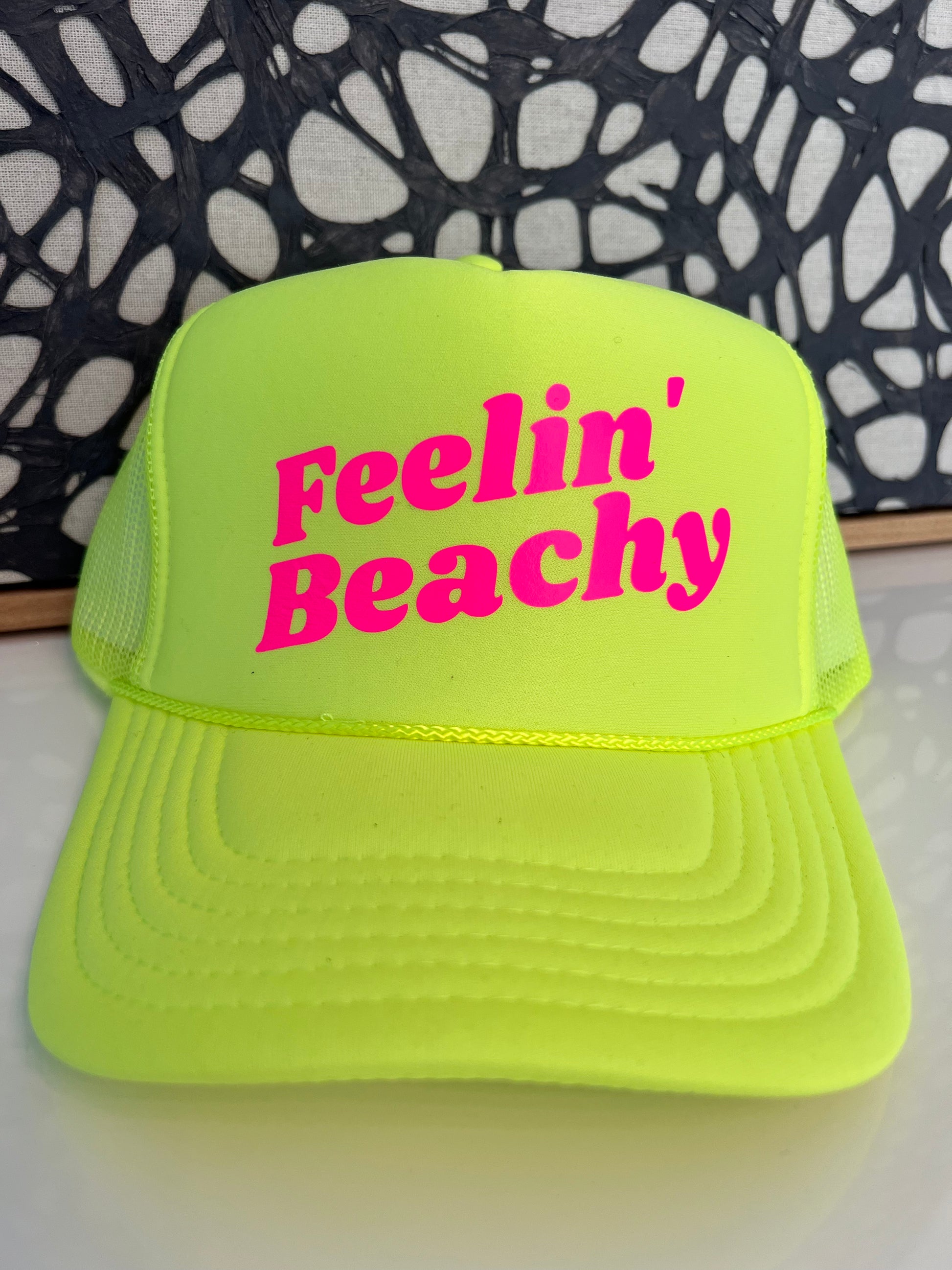 FEELIN' BEACHY - NEON YELLOW – Arnie and Ollie